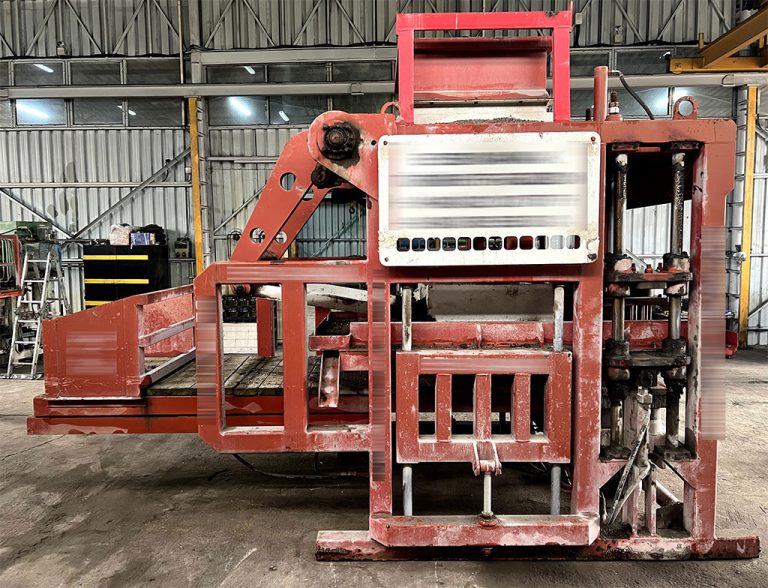 Machine à pavé, Machine à briques - Variant Machine